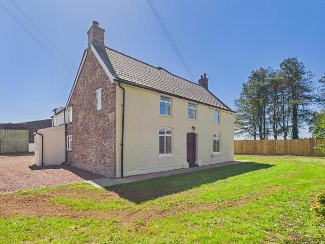 Newchurch NP16 5 bed detached house to rent £2,900 pcm £669 pw