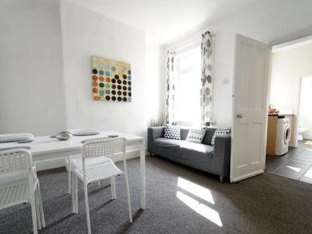 Newcombe Road, Coventry CV5 4 bed terraced house to rent £1,870 pcm £432 pw