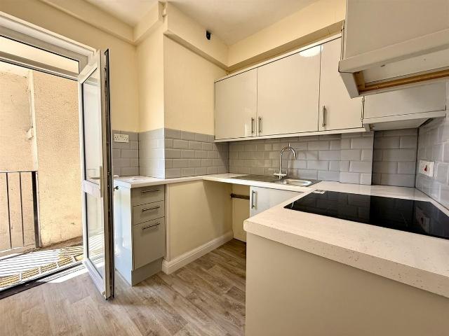 Newcomen Road, Portsmouth PO2, 2 bed property to rent, £1,000 pcm | PrimeLocation