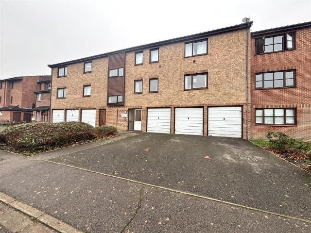 Newcourt, Uxbridge UB8, 1 bed flat to rent, £1,300 pcm | PrimeLocation
