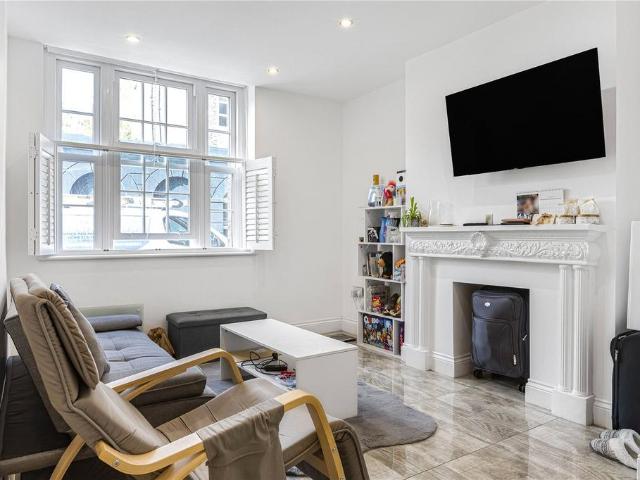 Newell Street, London, E14 1 bed apartment to rent £1,900 pcm £438 pw