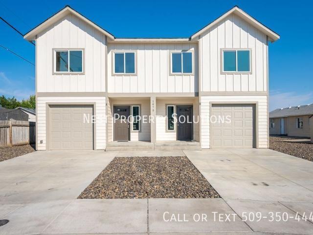 Newer 3 Bed, 2 Bath Duplex! Includes WSG