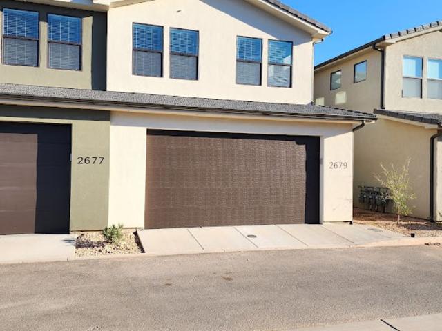Newer Town Home in St. George Lazy River & Community Pool