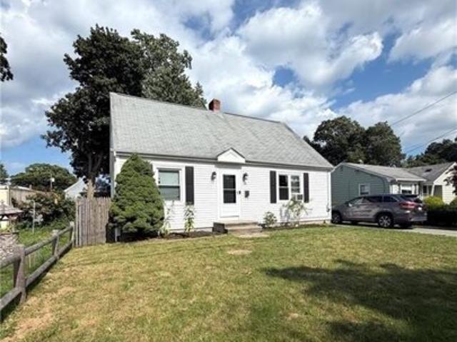 Newfield Ave, Warwick, Home For Sale