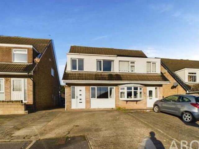 Newfield Road, Winshill, 3 Bedroom Semi detached