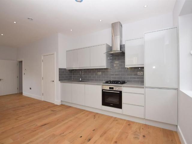 Newfoundland Circus, Bristol BS2, 2 bed flat to rent, £1,650 pcm | PrimeLocation