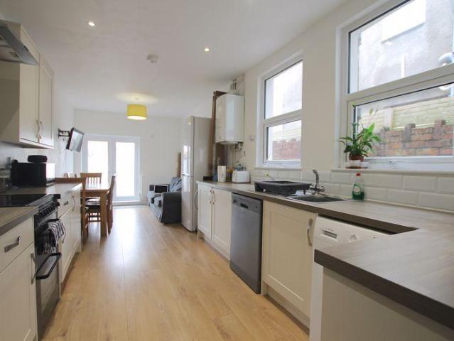 Newfoundland Road, Cardiff CF14 5 bed terraced house to rent £3,000 pcm £692 pw