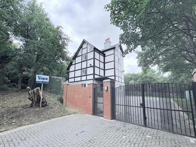 Newgate Street, London, 9 Bedroom Detached