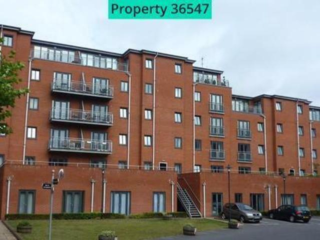 Newhall Court, George Street, 2 Bedroom Apartment