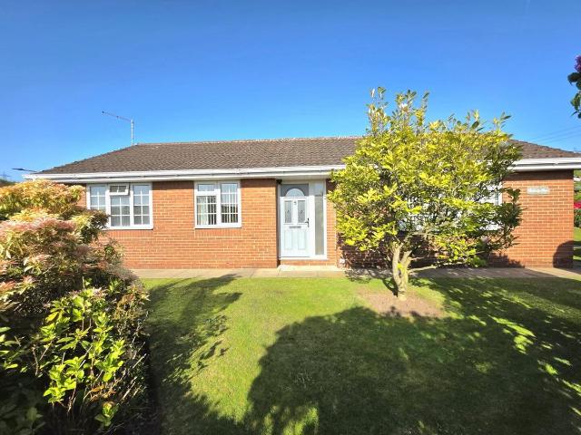 Newhall Road, Kirk Sandall, Doncaster DN3, 4 bed detached bungalow to rent, £1,500 pcm | PrimeLocation