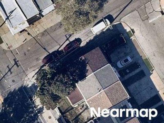 Newhall St