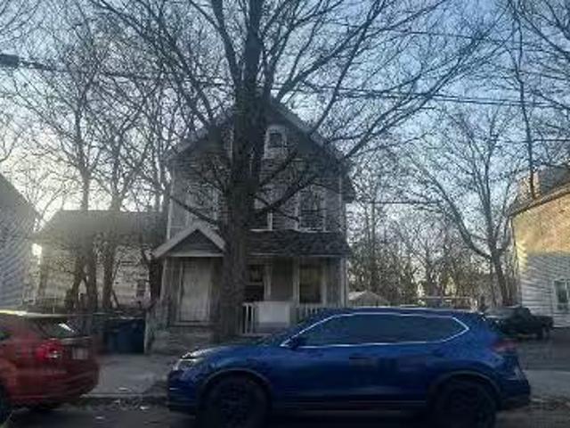 Newhall St