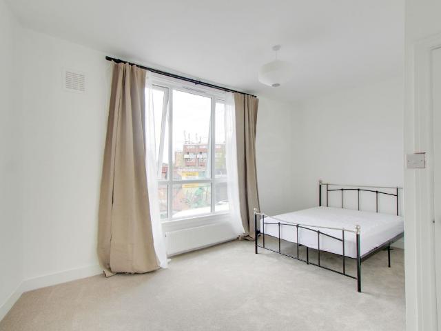 Newhaven Road, Croydon SE25, 2 bed flat to rent, £1,675 pcm | PrimeLocation