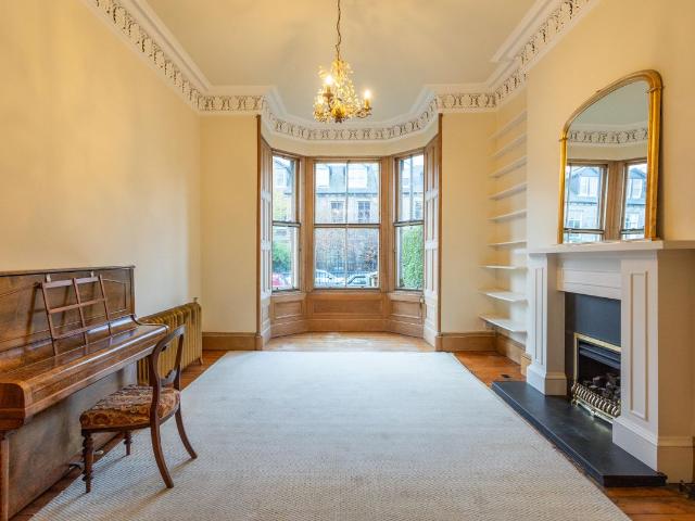 Newhaven Road, Trinity, Edinburgh EH6, 2 bed flat to rent, £1,995 pcm | PrimeLocation