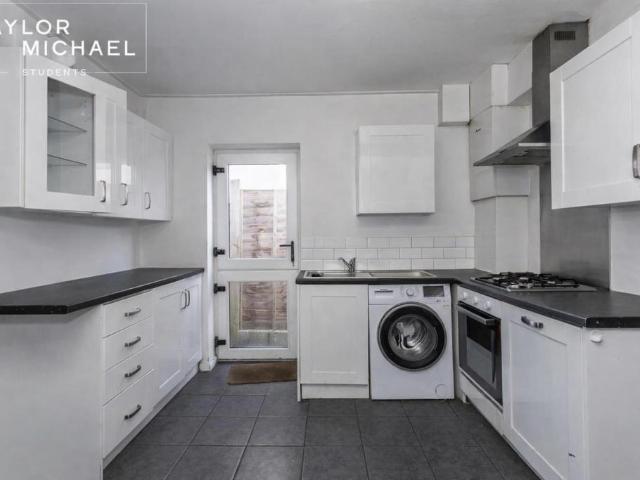 Newick Road, Brighton 6 bed semi detached house to rent £3,120 pcm £720 pw