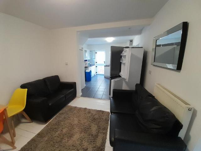Newick Road, Brighton BN1 6 bed semi detached house to rent £3,120 pcm £720 pw