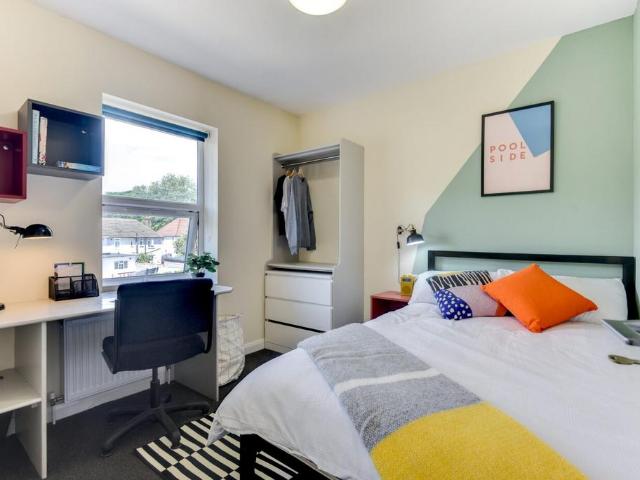 Newick Road, Brighton BN1 8 bed house to rent £5,616 pcm £1,296 pw