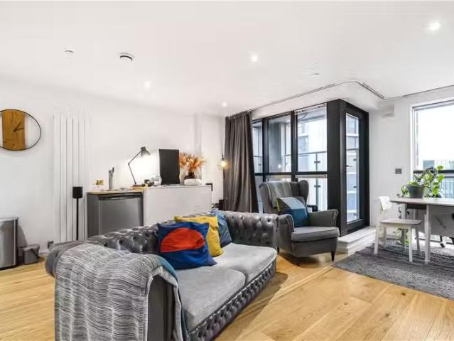 Newington Causeway, London, SE1 6BN