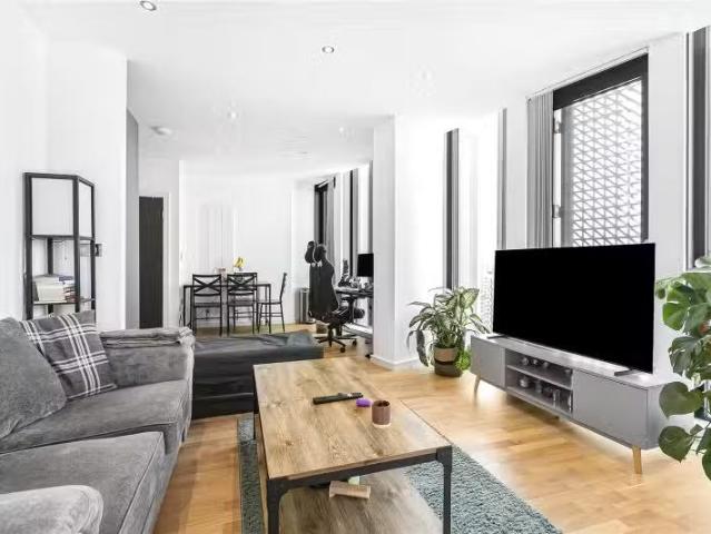 Newington Causeway, London, SE1 6GA
