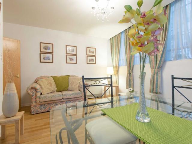 Newington Causeway, London, SE1 6DQ
