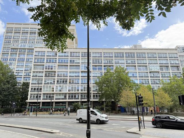 Newington Causeway, London SE1 SE1 2 bed flat to rent £2,950 pcm £681 pw