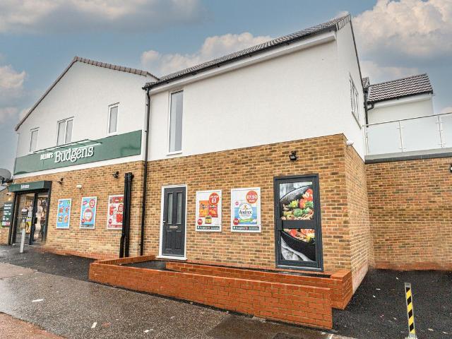 Newington Avenue, Southend On Sea SS2, 2 bed flat to rent, £1,350 pcm | PrimeLocation