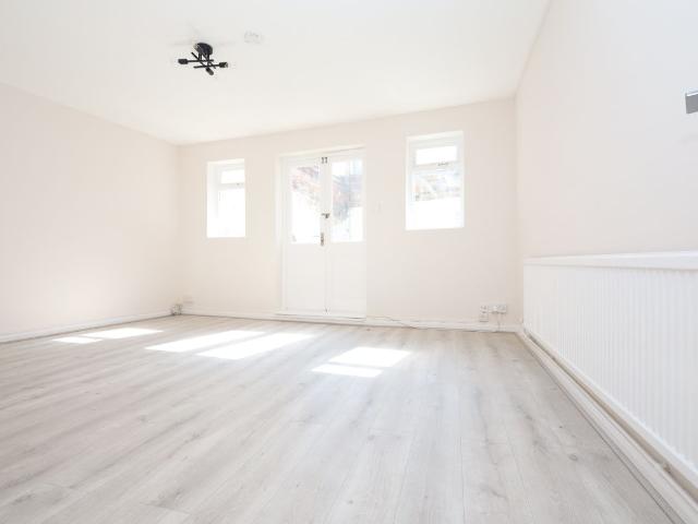 Newington Green Road, London N1, 2 bed flat to rent, £10,833 pcm | PrimeLocation