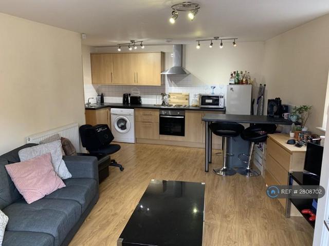 Newland House, Leeds, LS6 2 bed flat to rent £1,050 pcm £242 pw