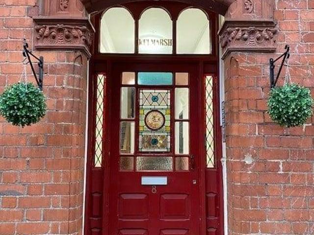 Newland Road 1 bed apartment to rent £1,050 pcm £242 pw