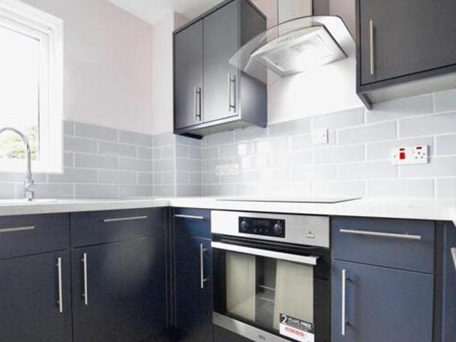 Newland Street, London, 2 Bedroom Flat