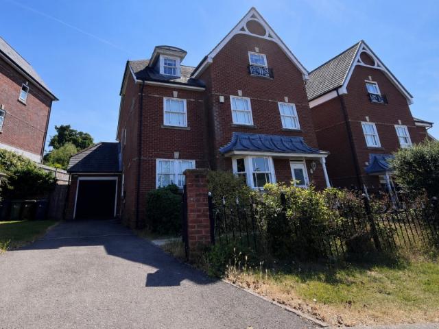 Newlands Crescent, Guildford 5 bedrooms Property for lettings Seymours