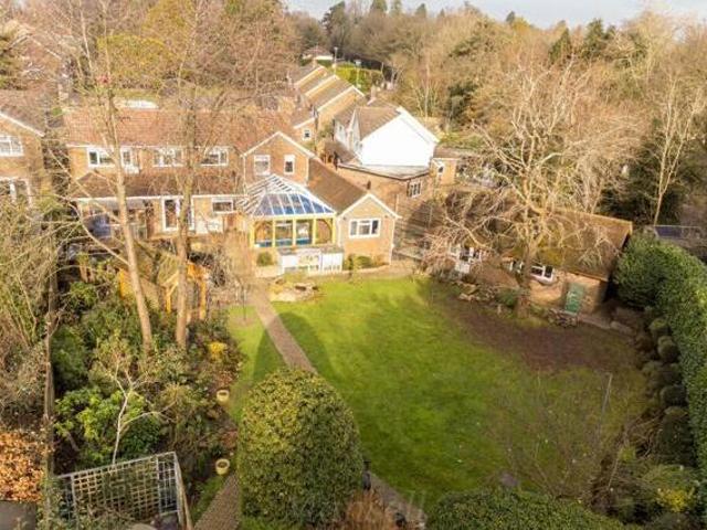 Newlands Park, Copthorne, 5 Bedroom Detached