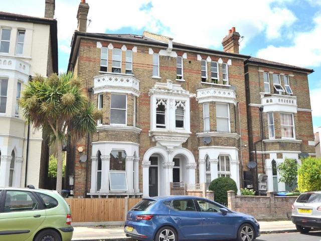 Newlands Park, Sydenham SE26 1 bed flat to rent £1,600 pcm £369 pw