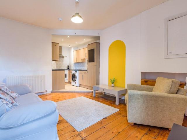 Newlands Road, Newcastle Upon Tyne NE2 3 bed ground floor flat to rent £1,755 pcm £405 pw