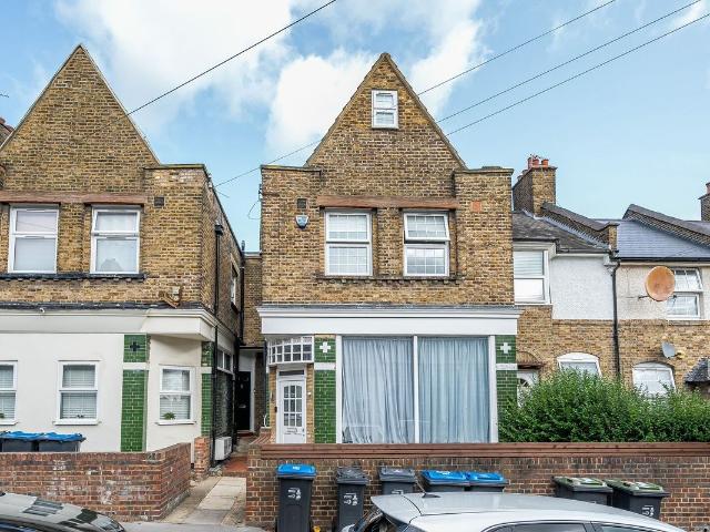 Newlands Road, Norbury, London SW16, Studio to rent, £1,250 pcm | PrimeLocation