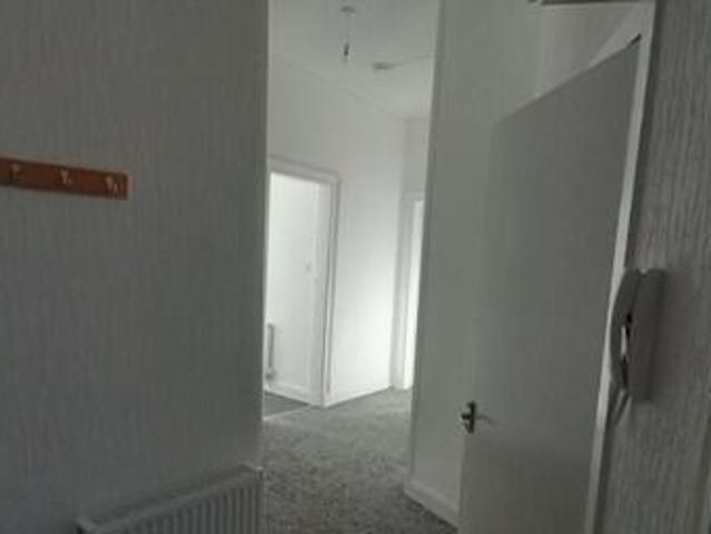 Newlands Road, Glasgow, 2 Bedroom Flat