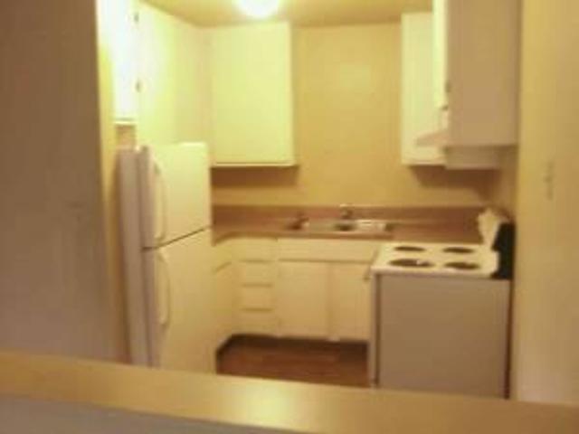 NEWLY UPDATED APTS 7 BLOCKS FROM OSU CAMPUS! The Riviera Apts