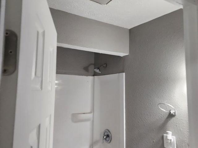 Newly updated duplex 2 Bedroom Apartment for Rent at 827 827 01 1/2 High Street, Logansport, IN 46947