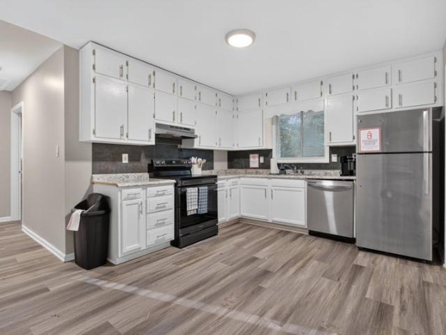 Newly Updated Rooms Near Airport & Downtown | Fas