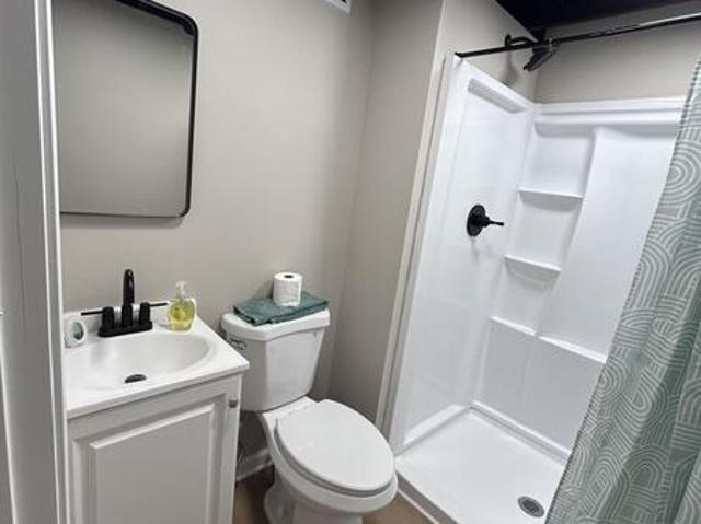 NEWLY UPDATED ROOMS AVAILABLE IN ASHVIEW HEIGHTS ATLANTA!