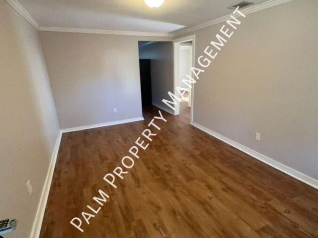 Newly Updated 2 Bedroom 1 Bathroom apartment for rent with yard!