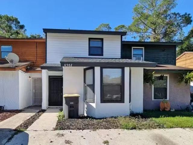 Newly Updated 2 Bedroom Rental 4502 Melissa Ct W