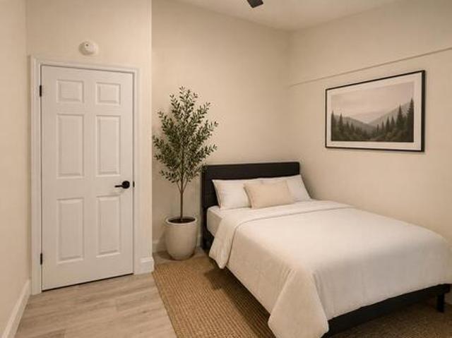 Newly Updated 4 Bedroom Home Near UCF, Shopping & Dining