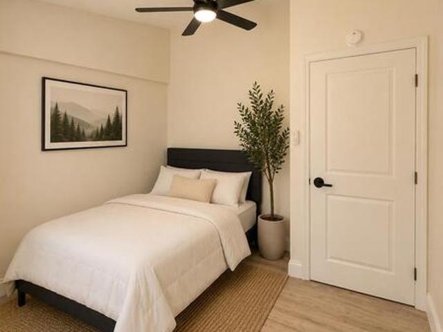 Newly Updated 4 Bedroom Home Near UCF, Shopping & Dining
