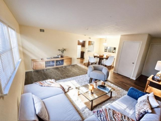 Newly Upgraded 1BR/ Pet Friendly/ Laundry/ Near U of L