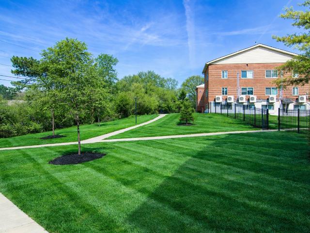 Newly Upgraded Apartments 2 Bedroom Apartment for Rent at 1215 Elberta Cir, Park Hills, KY 41011