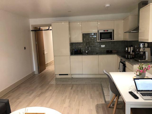 Newly Build lovely 1 bed flat on Tower Bride Rd
