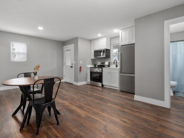 Newly Construction Apt! Private Garage Parking ?