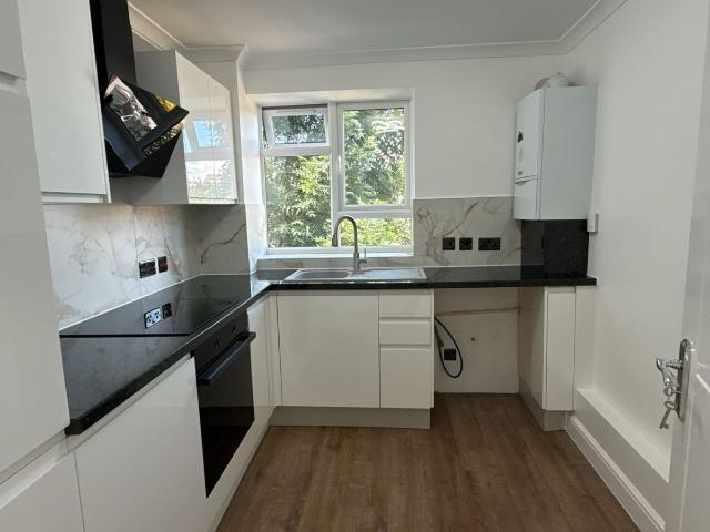 Newly Decorated 2 Bedroom Flat For Rent in N15