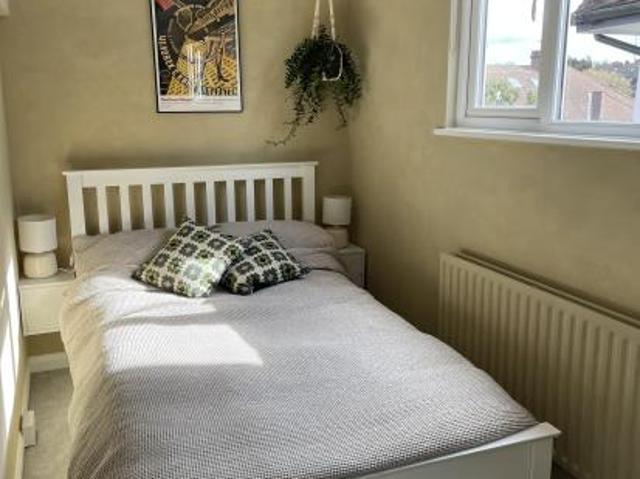 Newly decorated single room in West Norwood